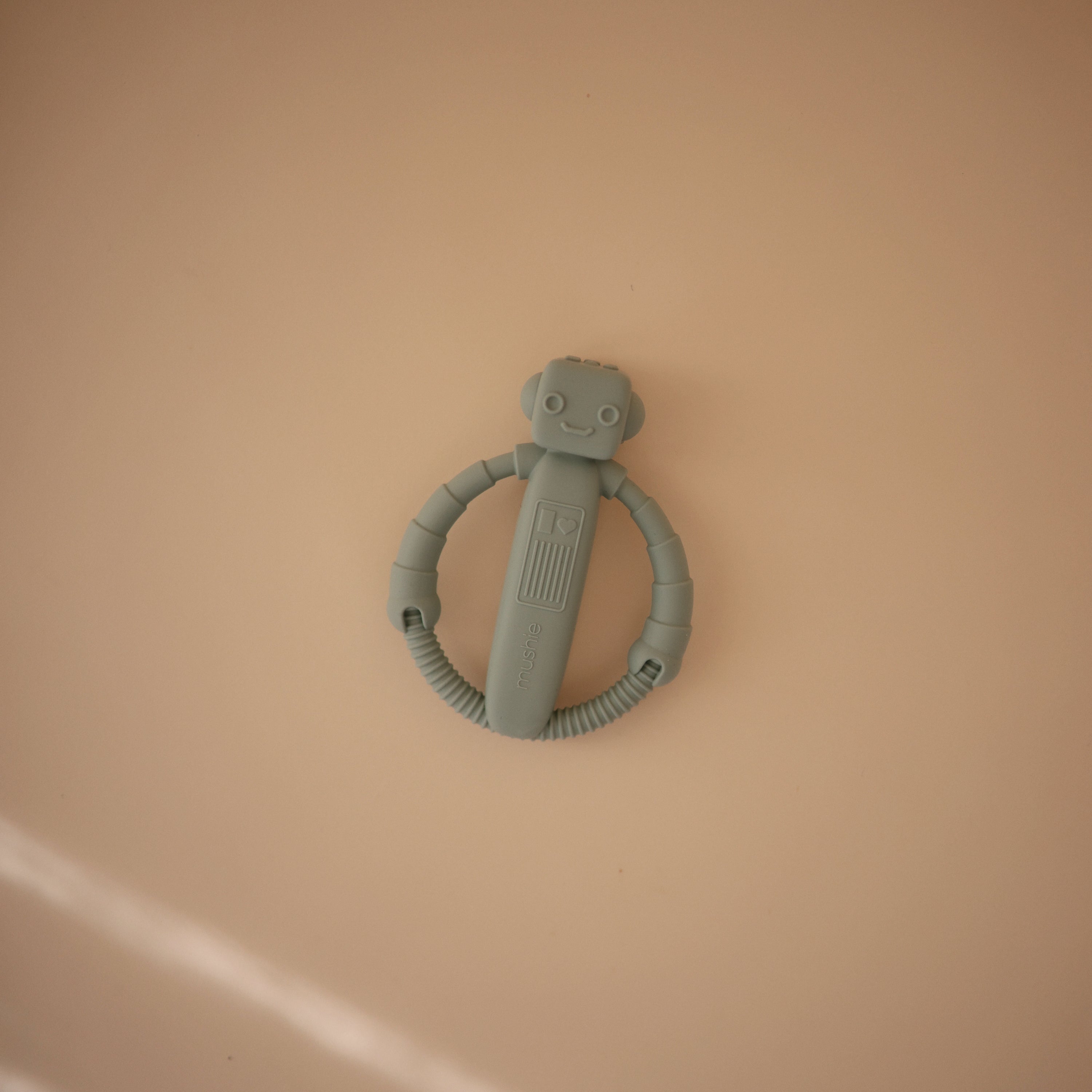 Robot Rattle Teether – Mushie