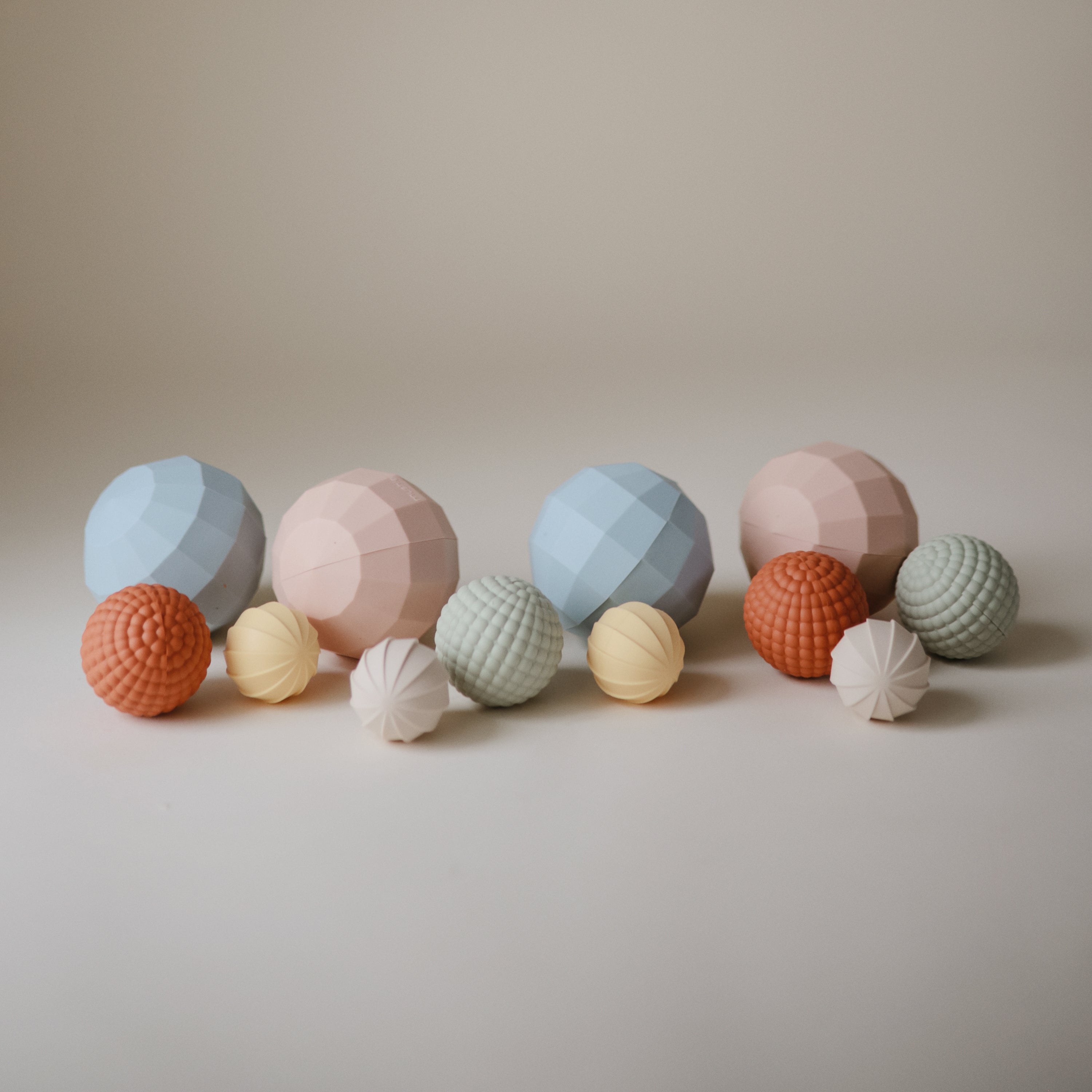Nesting Spheres Sensory Toy – Mushie