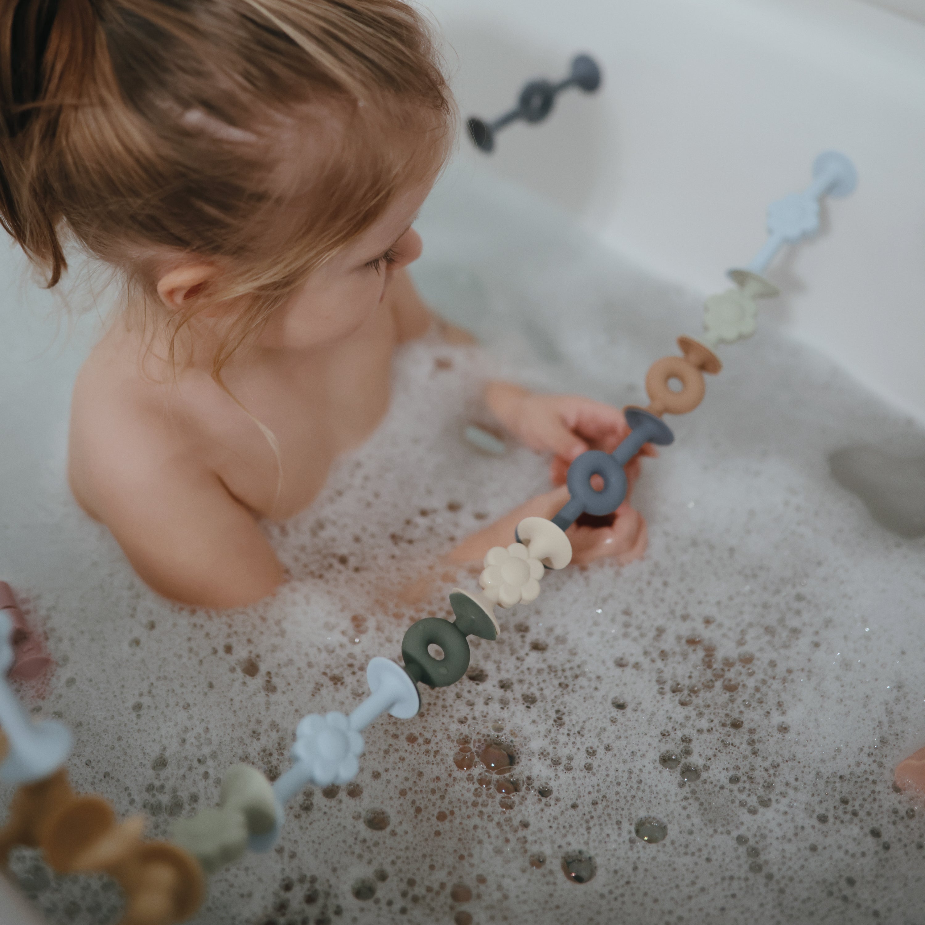 Daisy Silicone Suction Builders – Mushie