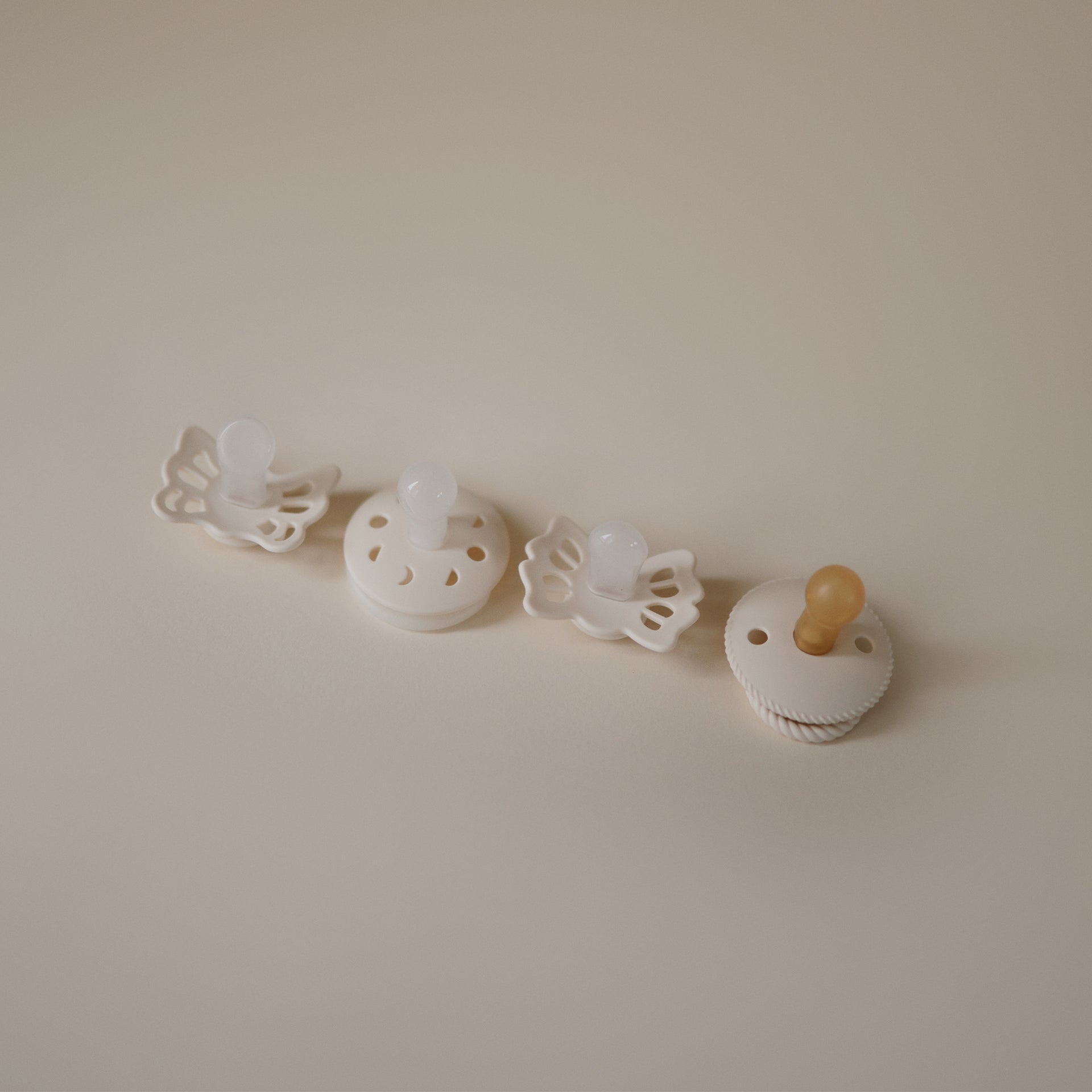 FRIGG Baby's First Pacifier Moonlight Sailing (Cream) 4-Pack – Mushie