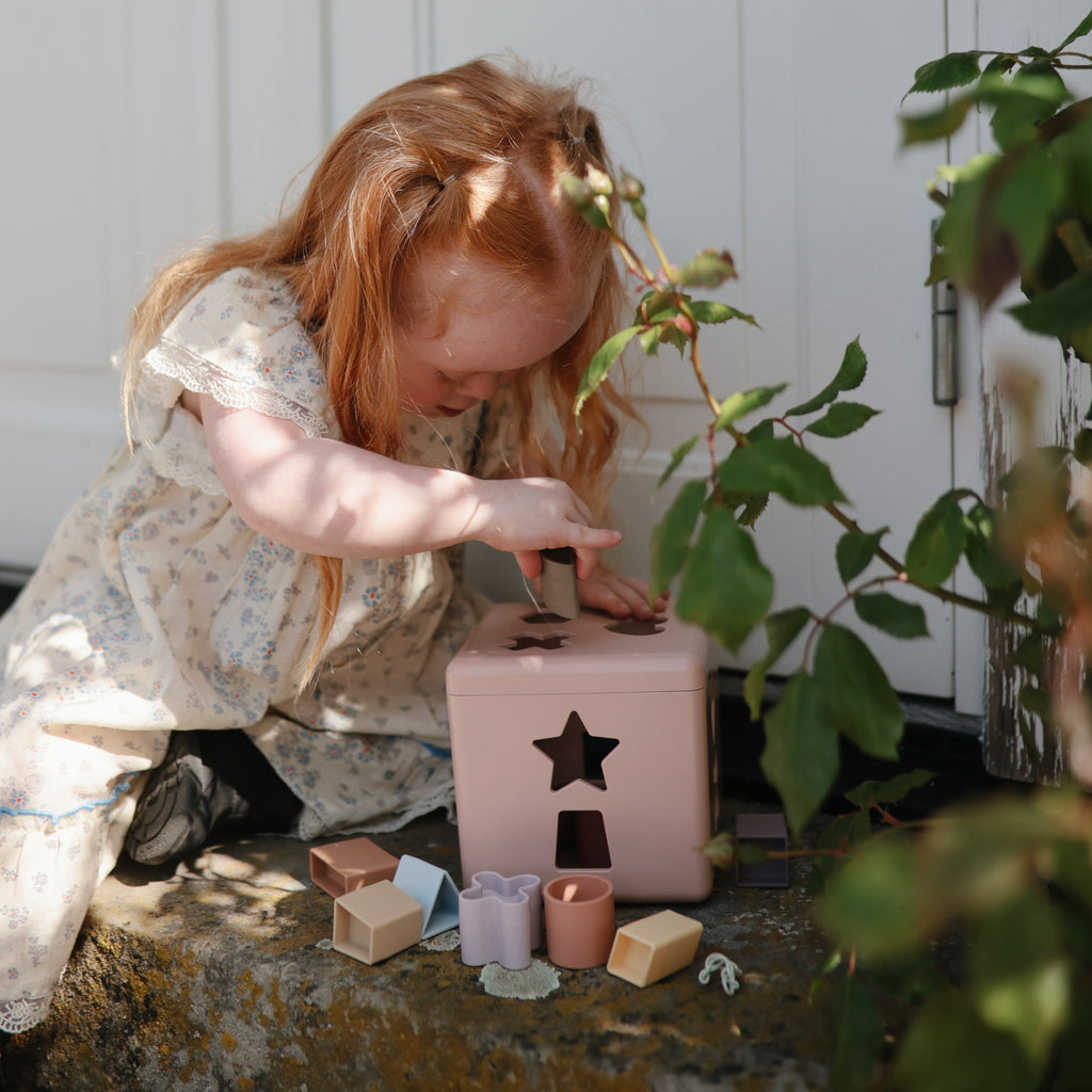 mushie Baby Shape Sorting Box