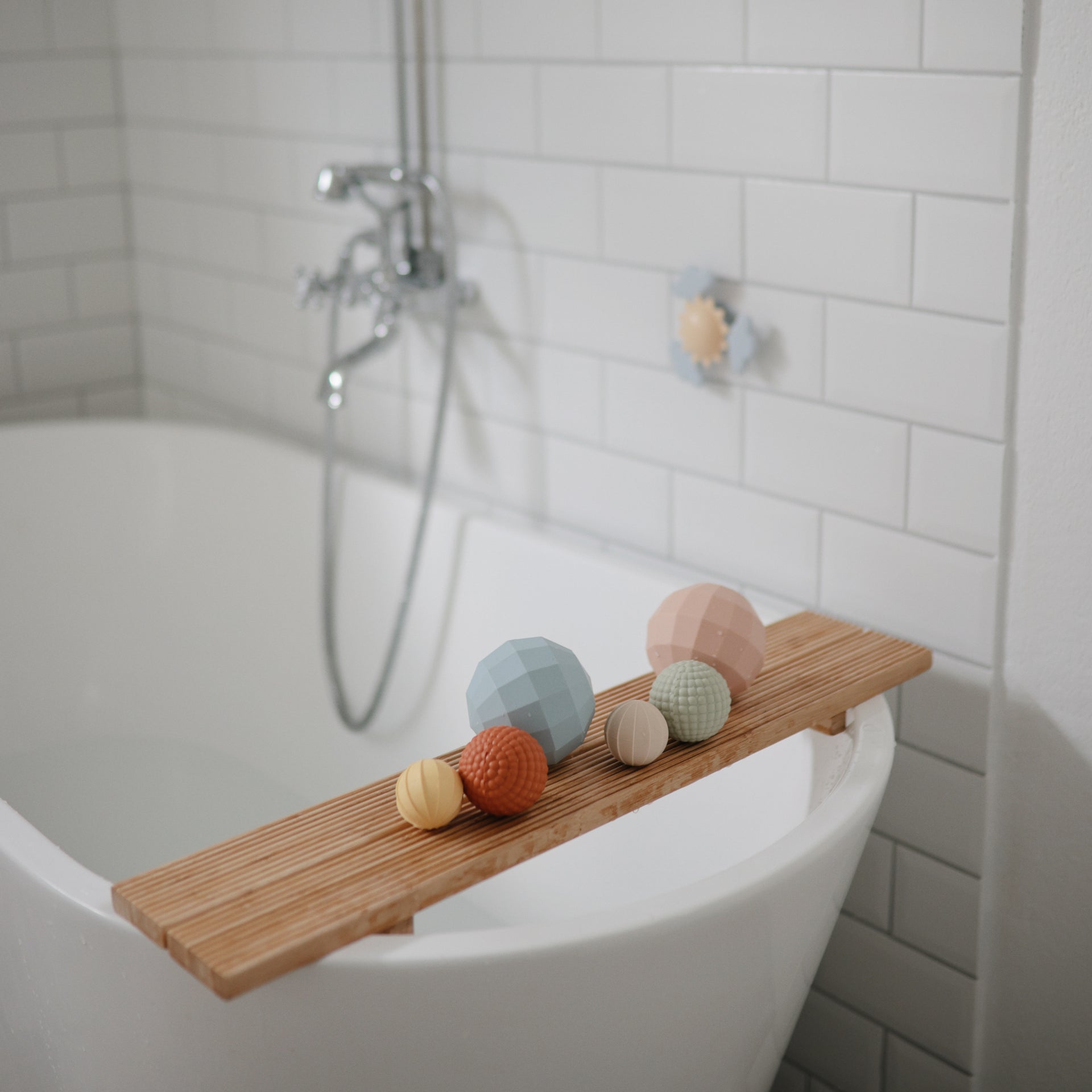 Nesting Spheres Sensory Toy – Mushie