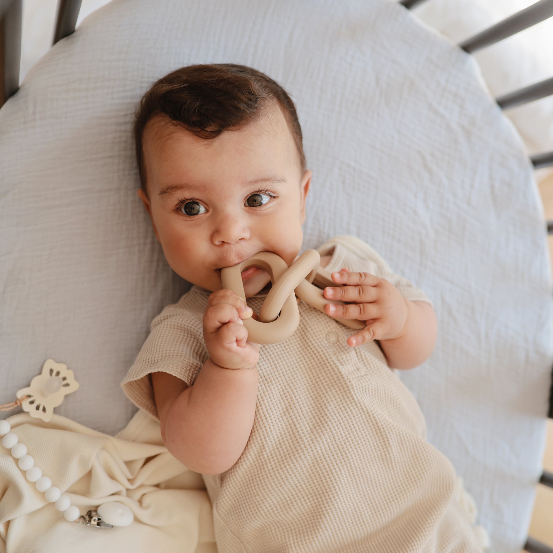 Links Teether – Mushie