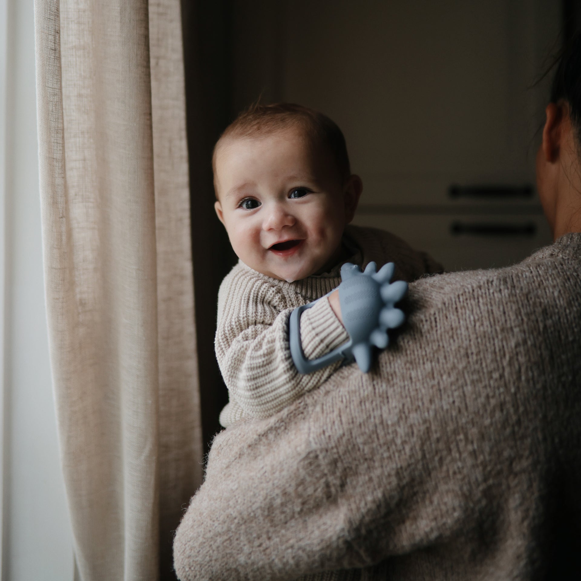 No-Drop Dino Teether (Tradewinds) – Mushie