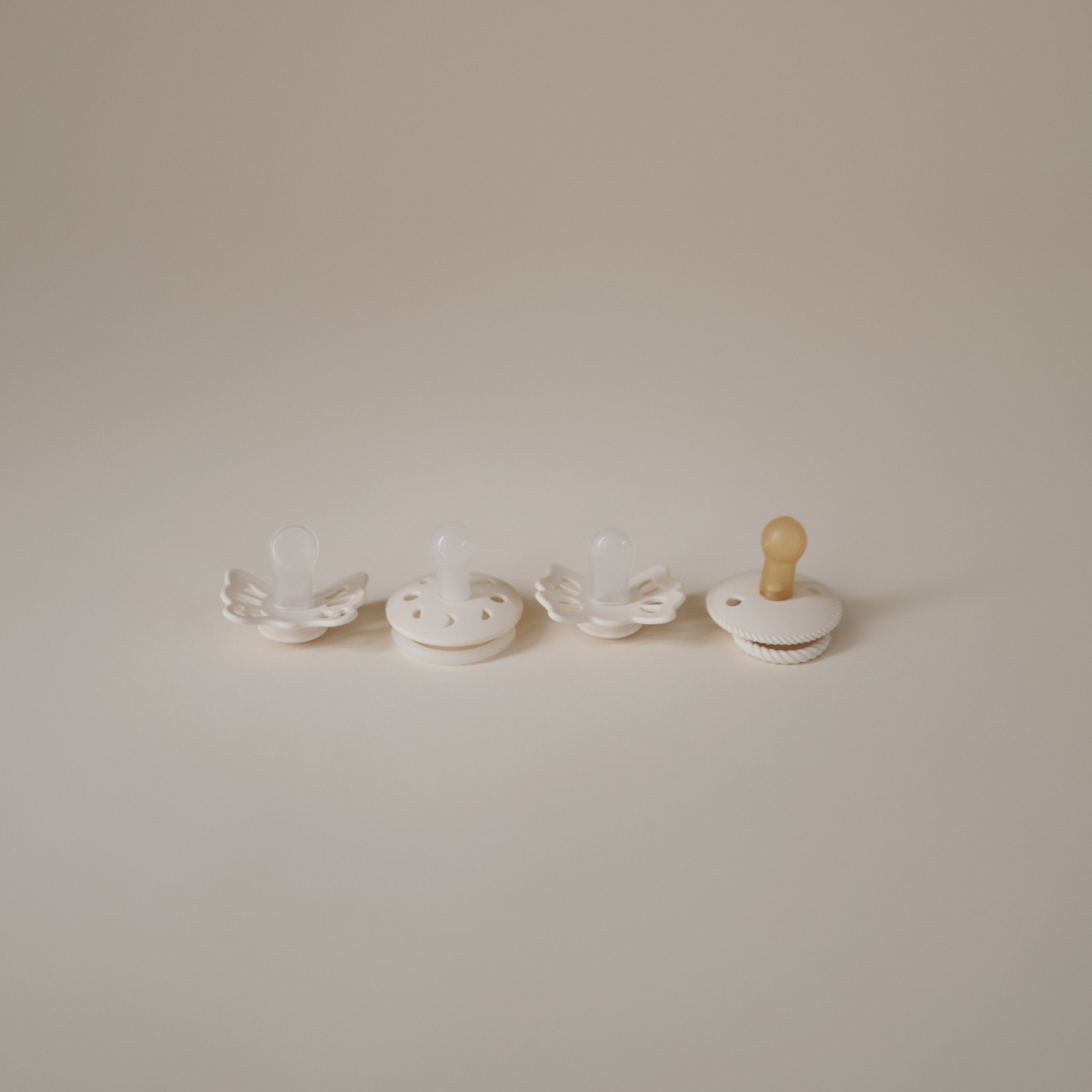 FRIGG Baby's First Pacifier Moonlight Sailing (Cream) 4-Pack – Mushie