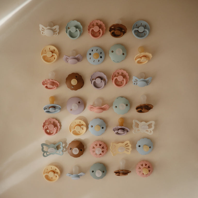 FRIGG Butterfly Anatomical Silicone Pacifier 2-Pack (0-6 Months) – Mushie