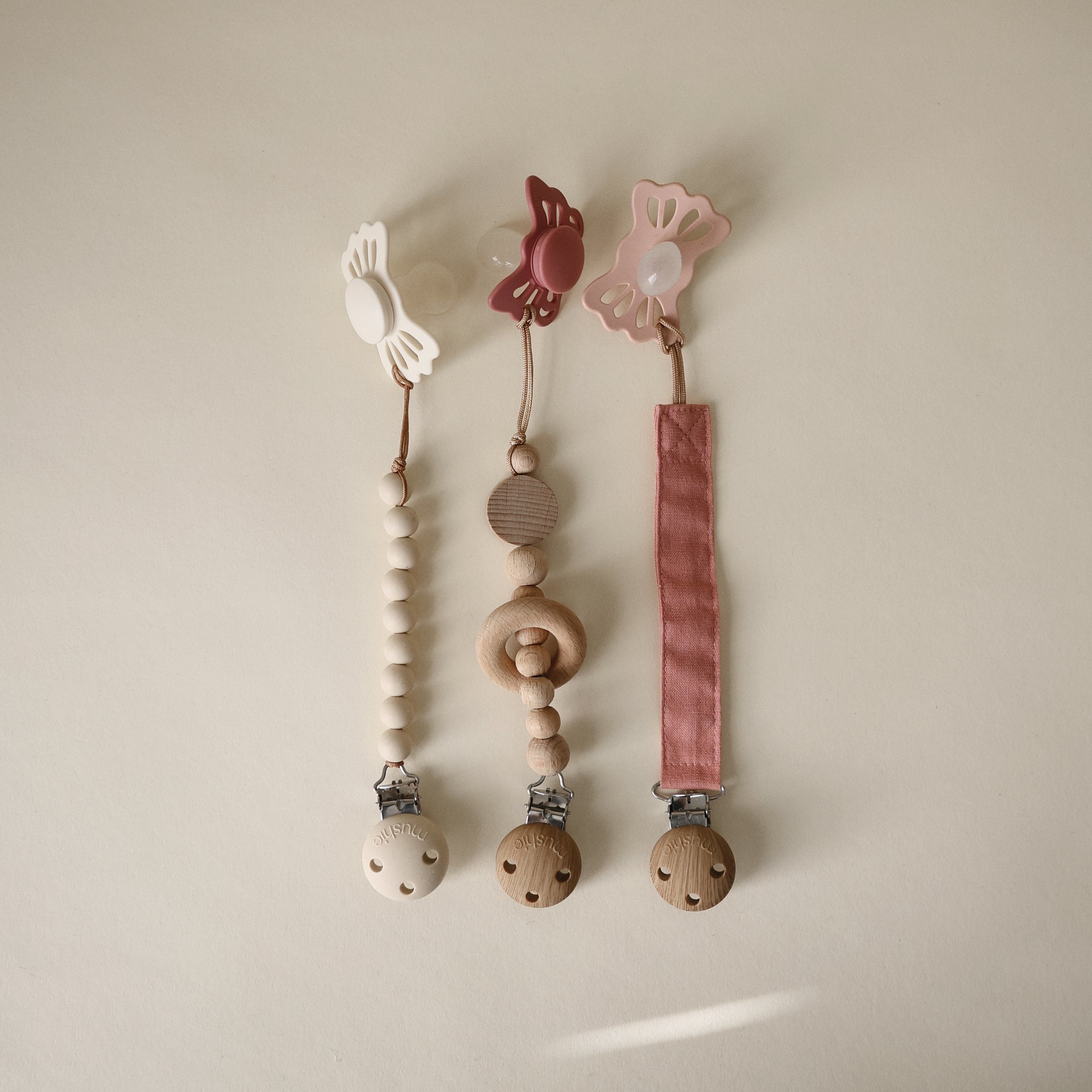 Mushie Silicone Pacifier Clip | Mila