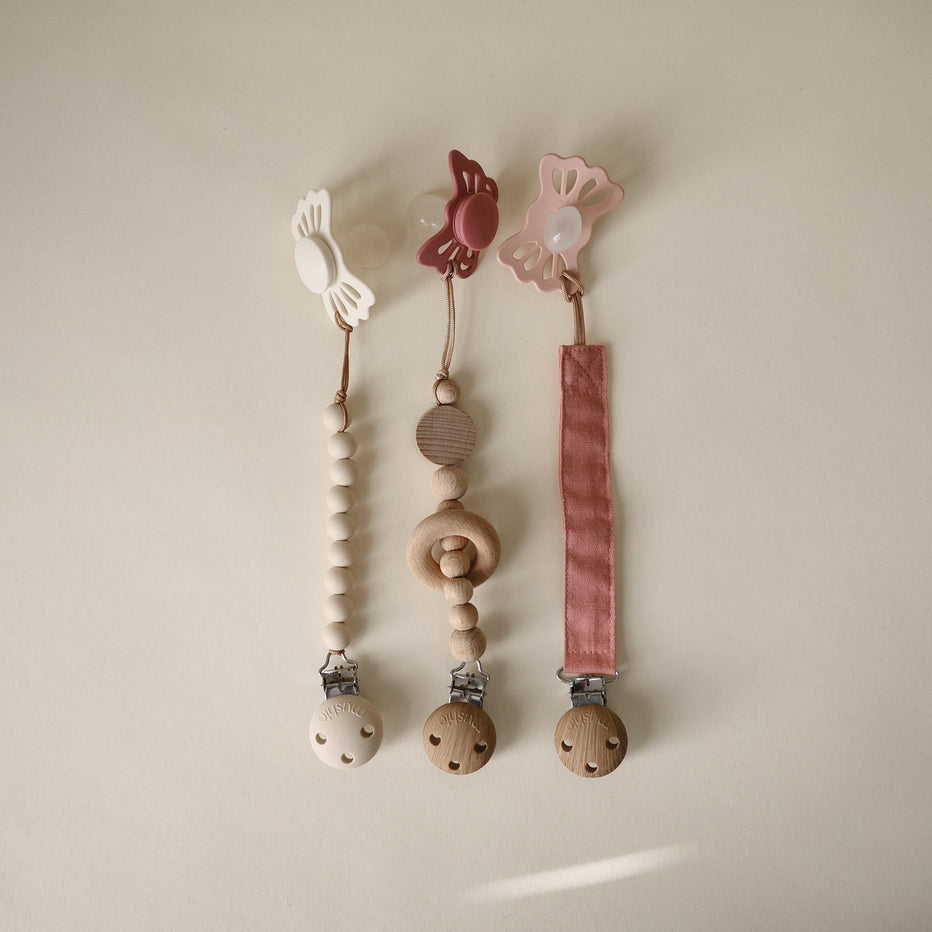 Mushie Silicone Pacifier Clip | Mila