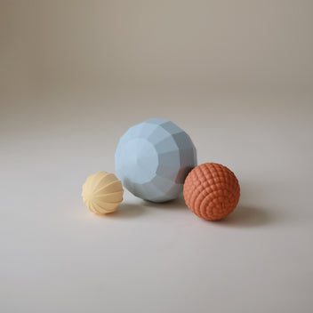Nesting Spheres Sensory Toy – Mushie
