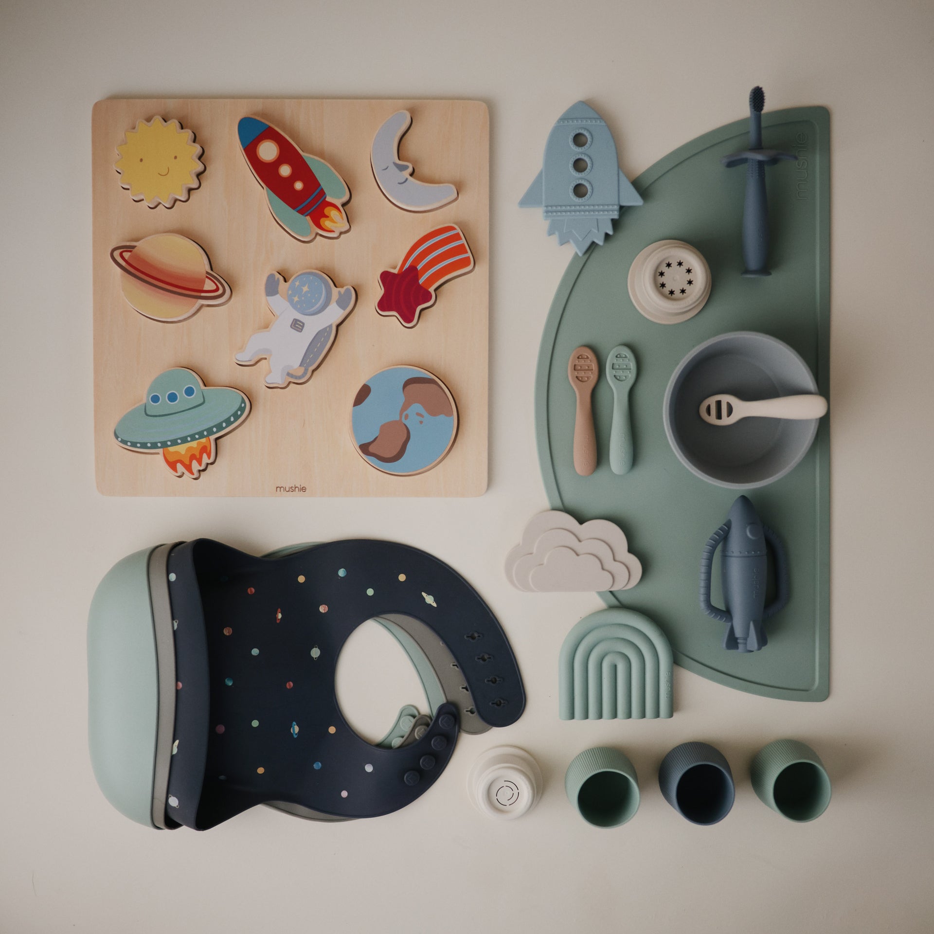 Rocket Rattle Teether – Mushie