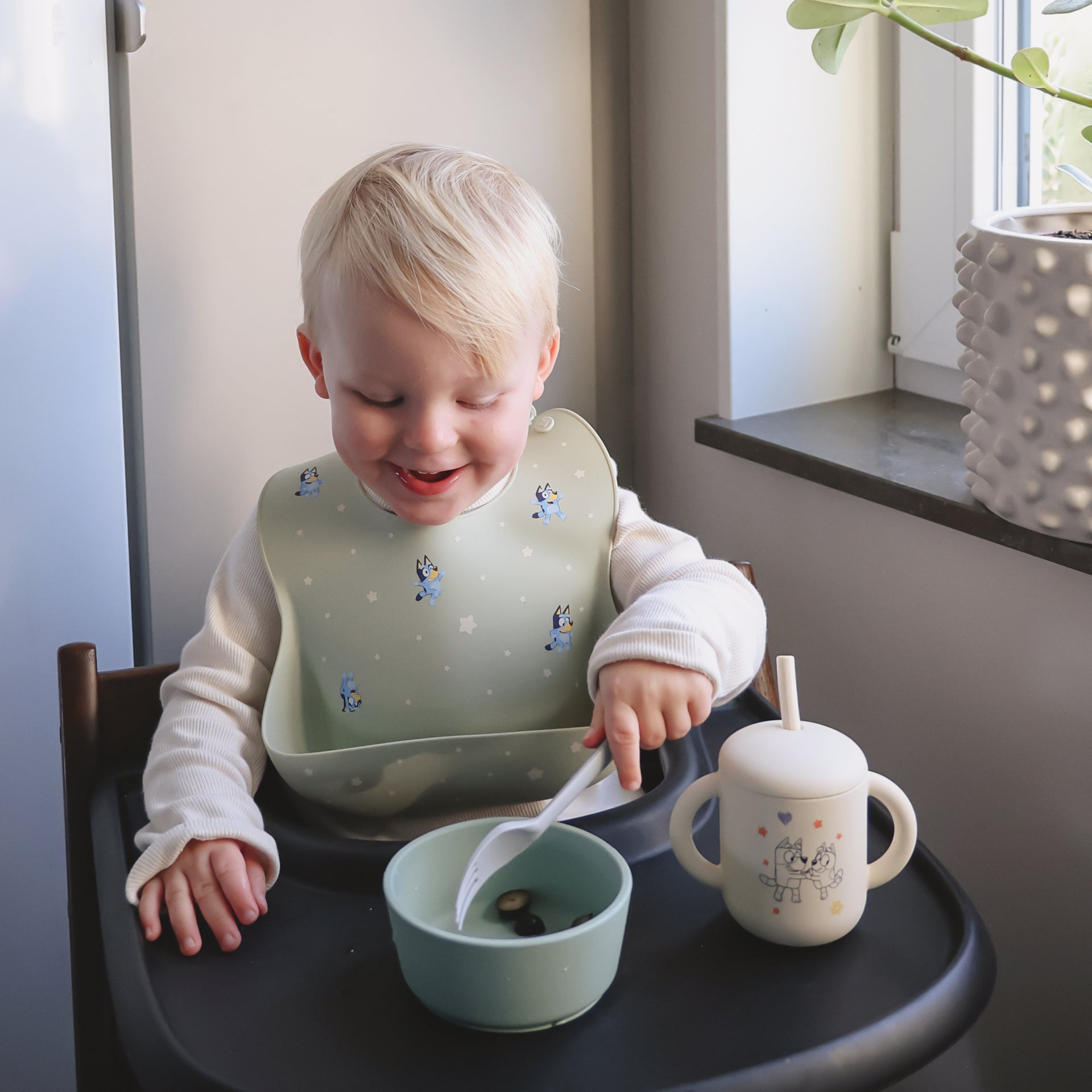 Mushie Silicone Baby Bib