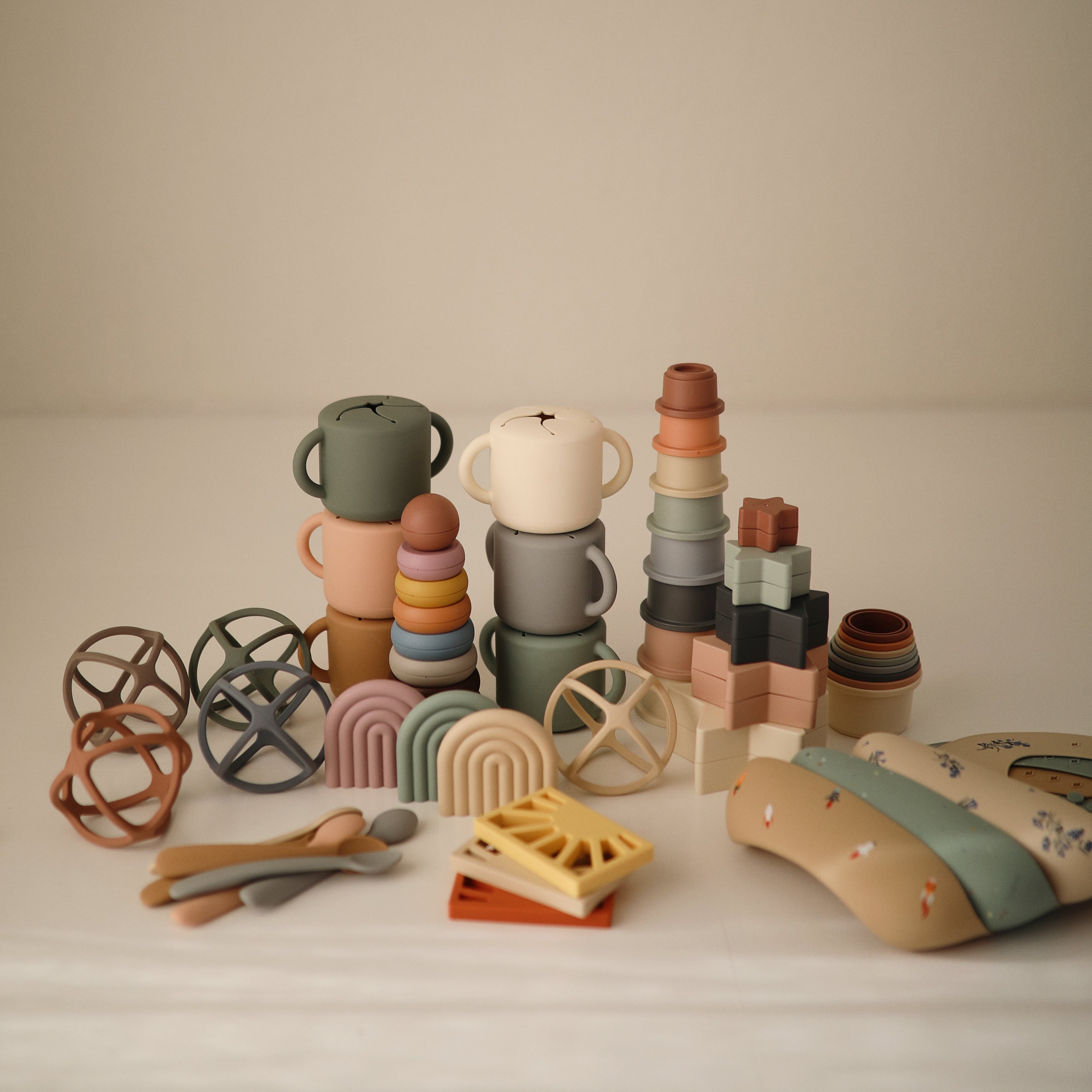 mushie Baby Rainbow Teether – Mushie