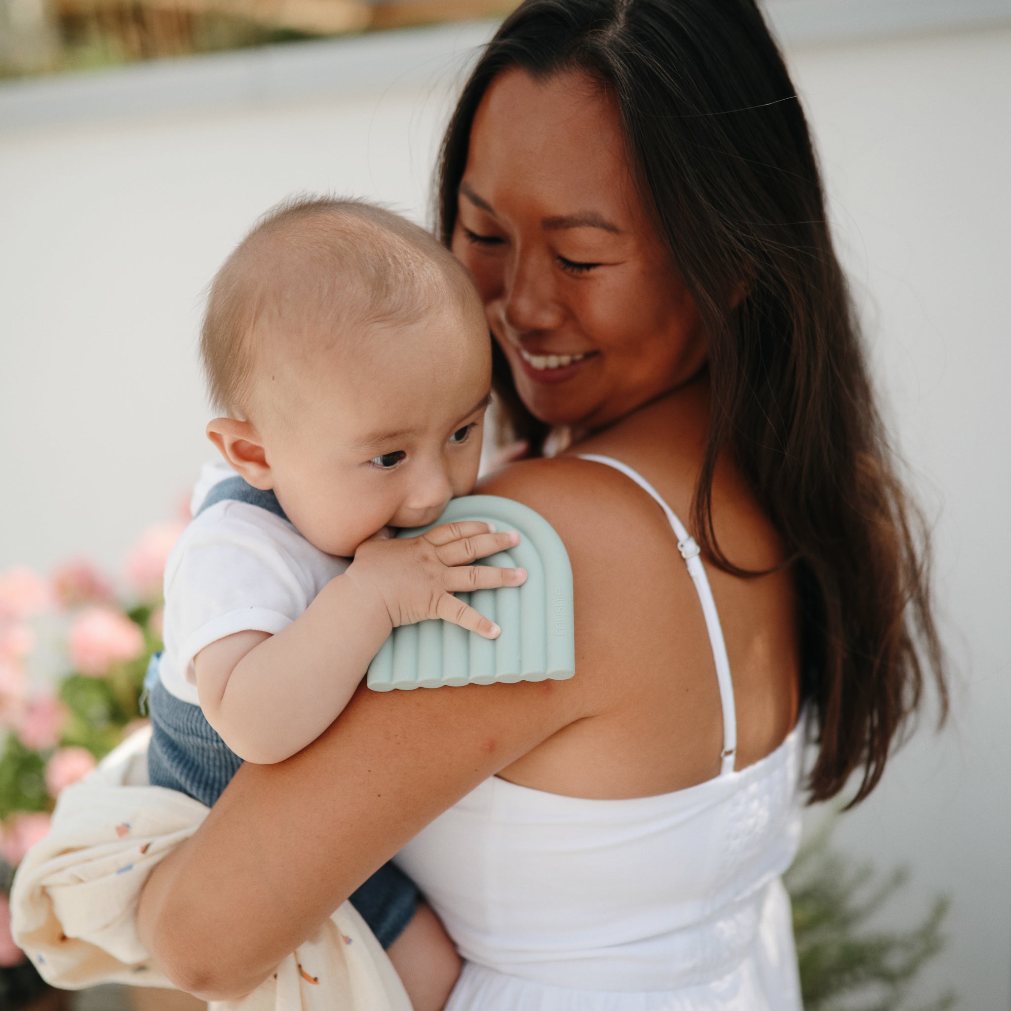 mushie Baby Rainbow Teether – Mushie